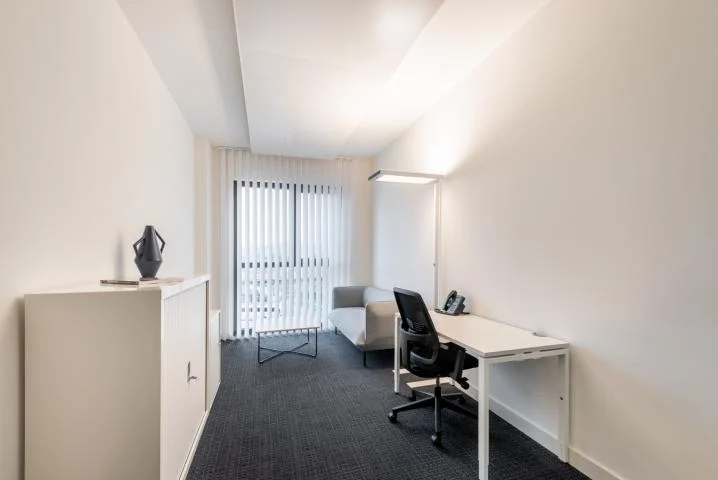 Neograničen pristup kancelariji na lokaciji Regus Hyde Park City