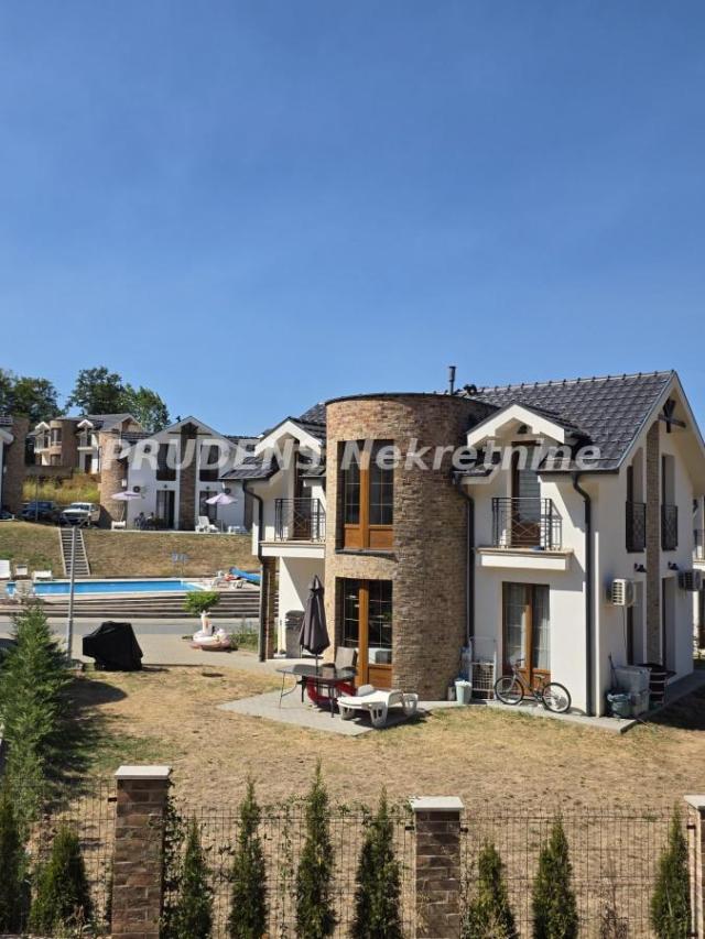 JEDINSTVENE LUX KUĆE SA BAZENOM - DAVID RESIDENCE VILLAS, Vrnjačka Banja