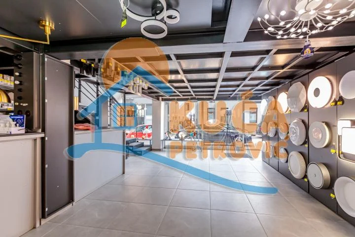 Lokal u centru, 330m2, prizemlje