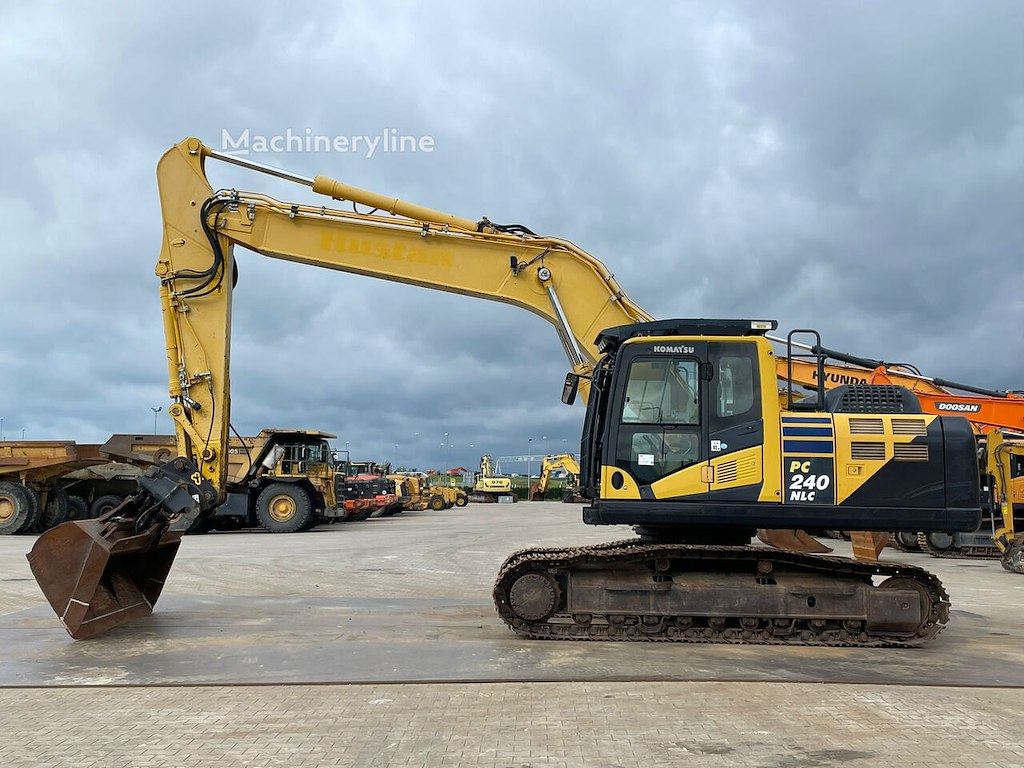 Komatsu PC240NLC-10 bager guseničar