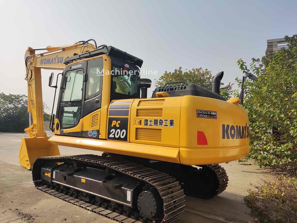 Komatsu PC200-8 bager guseničar