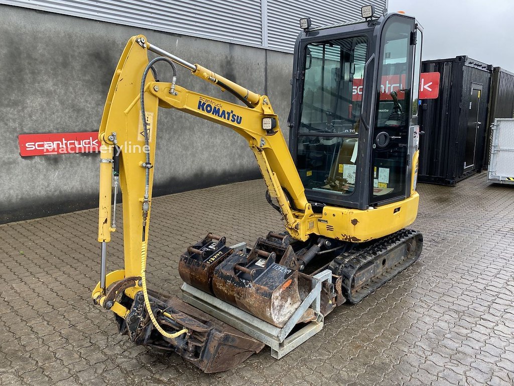 Komatsu PC16R-3HS mini bager