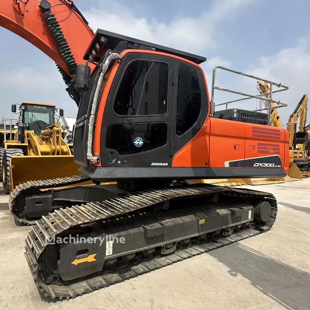 Doosan DX300LCA bager guseničar