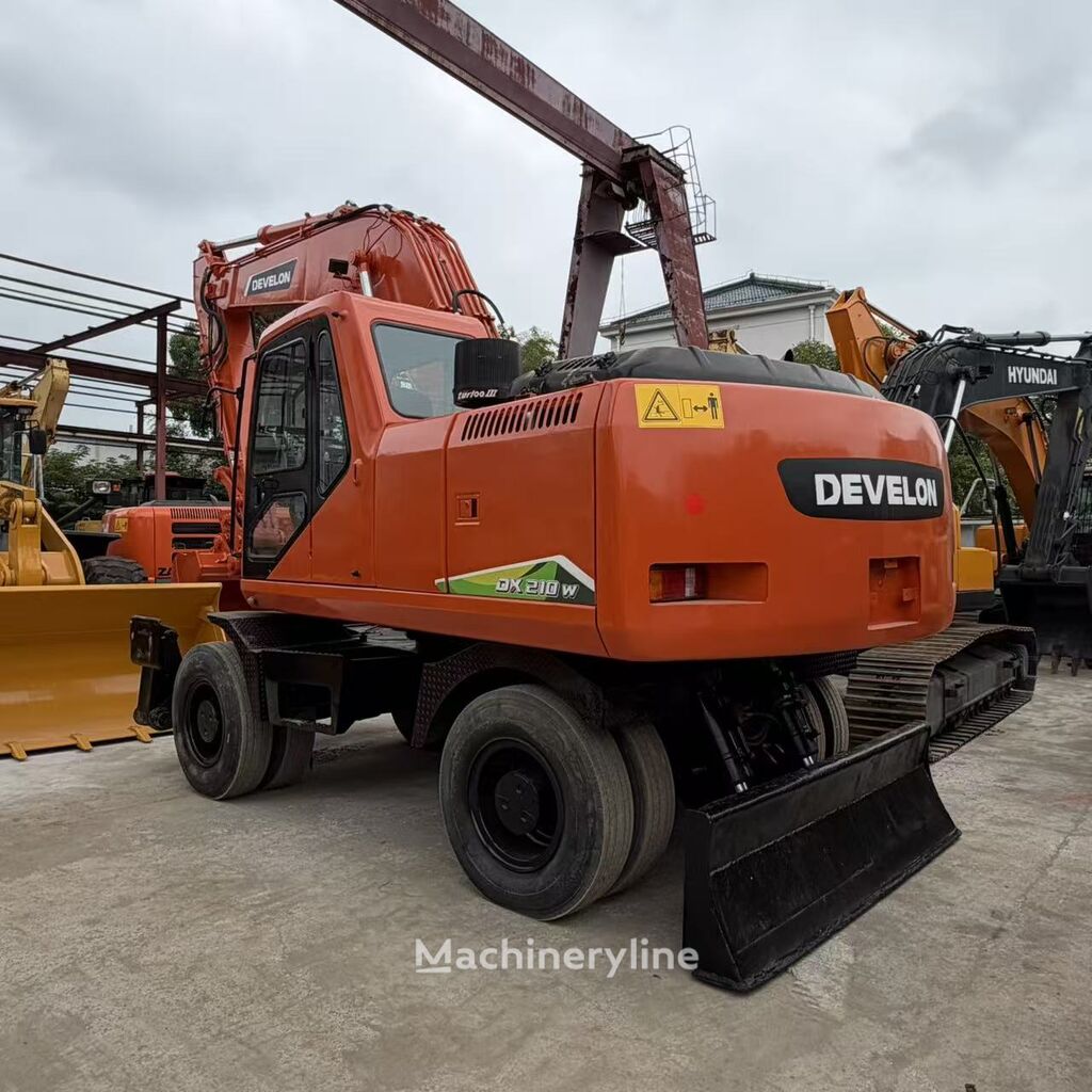 Doosan DX210W bager točkaš