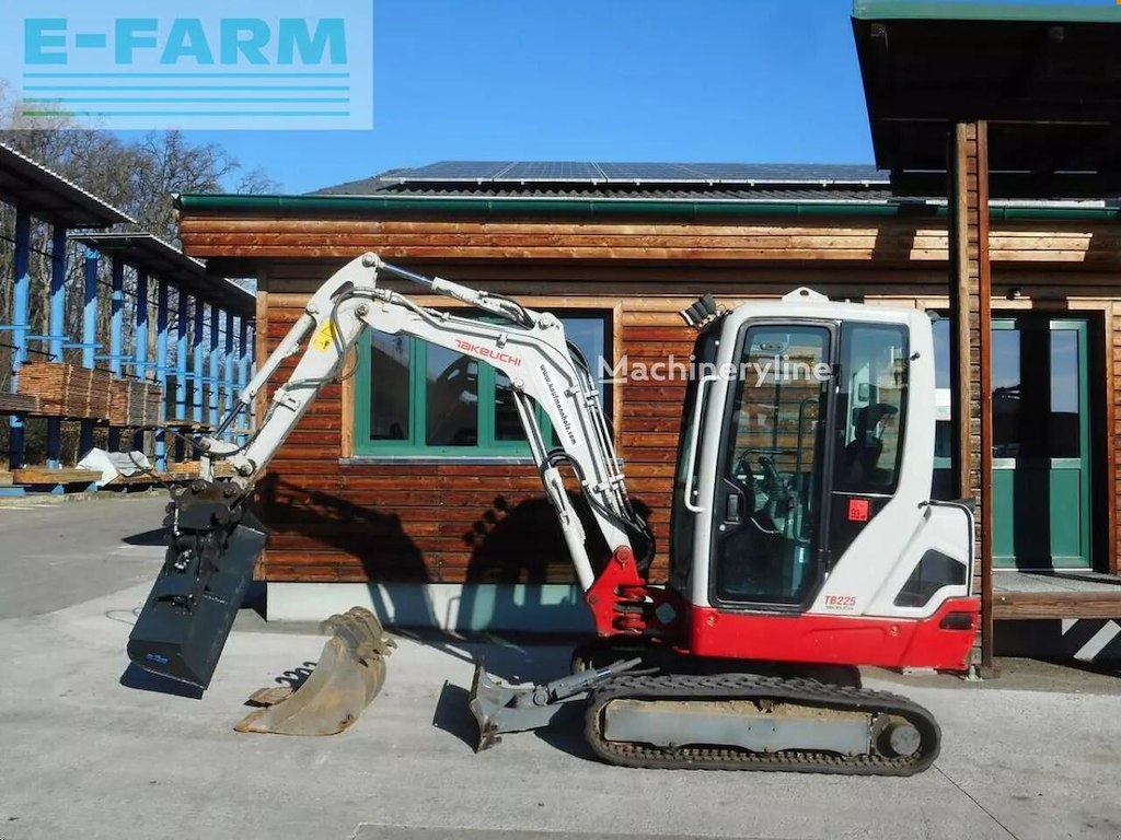 Takeuchi tb 225 ( 2.400kg ) mit hydr. verstellfahrwerk mini bager