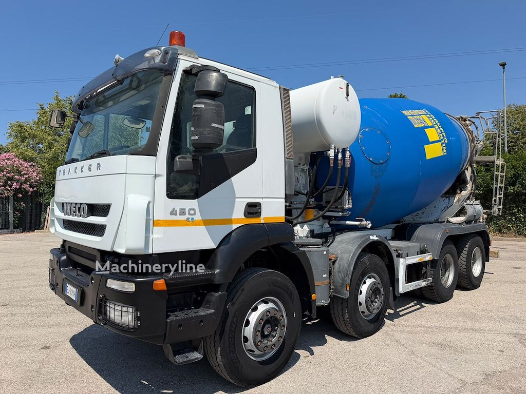 Cifa RY1300 na šasiji IVECO TRAKKER 450 kamion s mešalicom za beton
