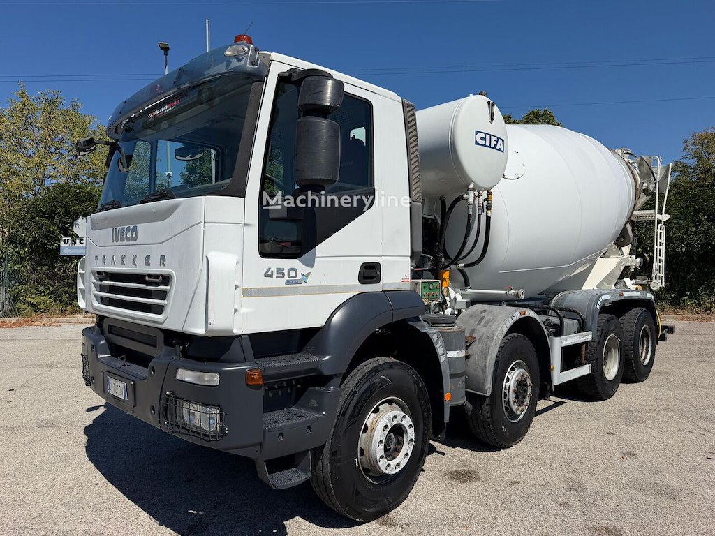 Cifa SRY1300 na šasiji IVECO TRAKKER 450 kamion s mešalicom za beton