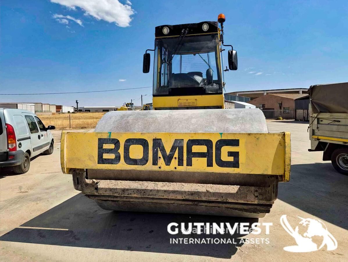 BOMAG BW 213 DH-4 kompaktor s jednim valjkom