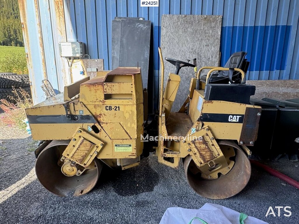 Caterpillar CB-214B Vals mali valjak