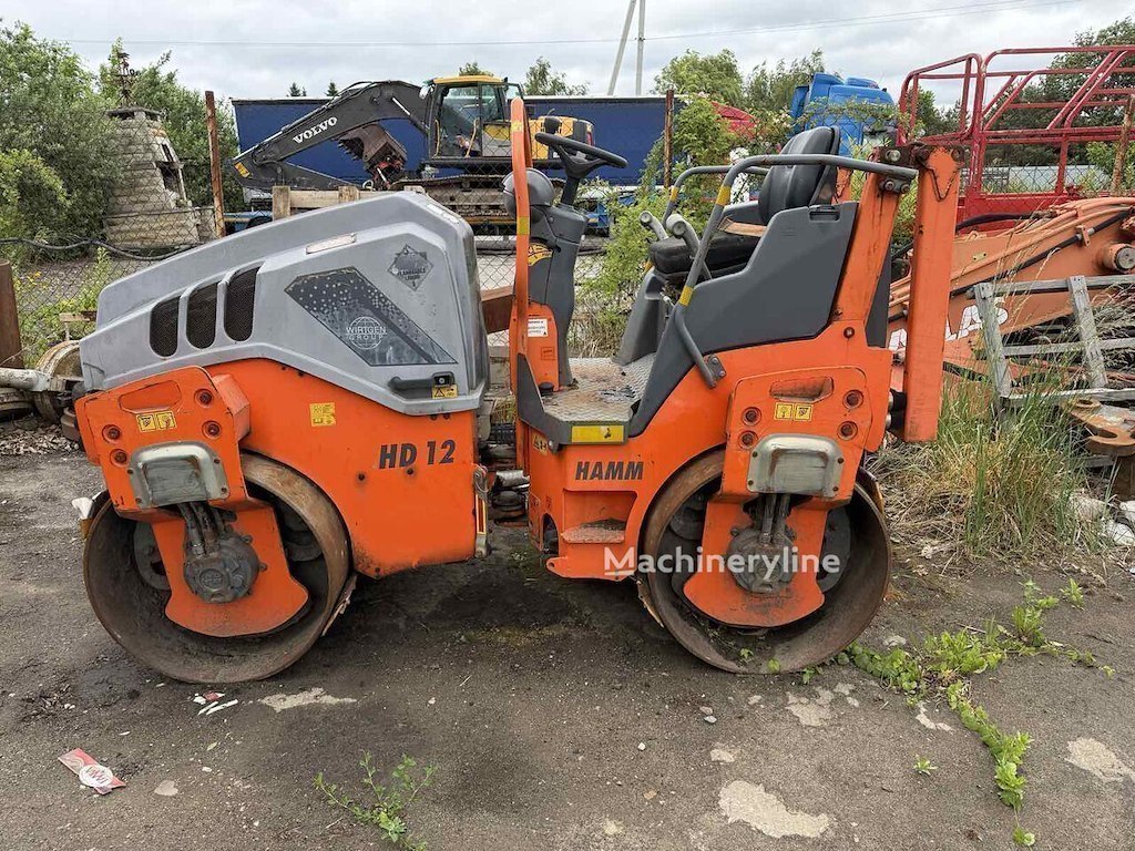 Hamm HD12 VV mali valjak