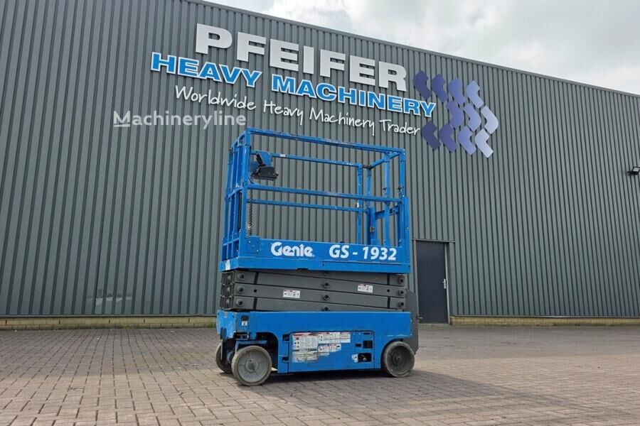 Genie GS1932 Electric, Working Height 7.8 m, 227kg Capac makazasta platforma