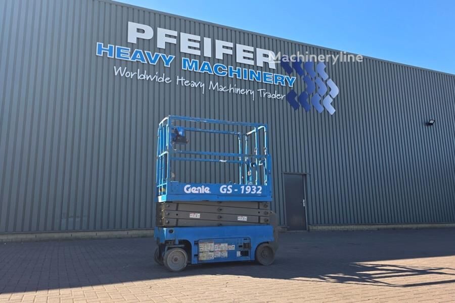 Genie GS1932 Electric, Working Height 7.8 m, 227kg Capac makazasta platforma