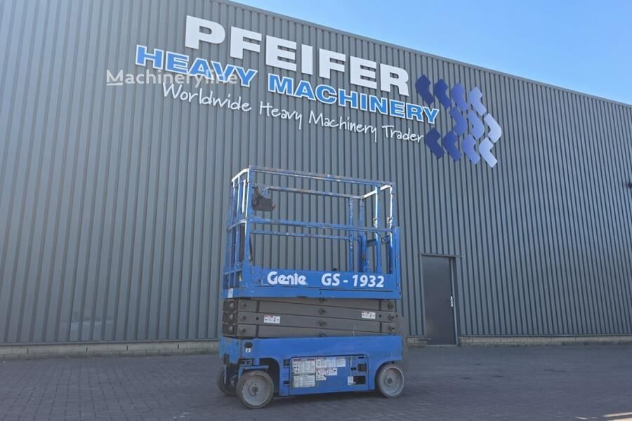 Genie GS1932 Electric, Working Height 7.8 m, 227kg Capac makazasta platforma