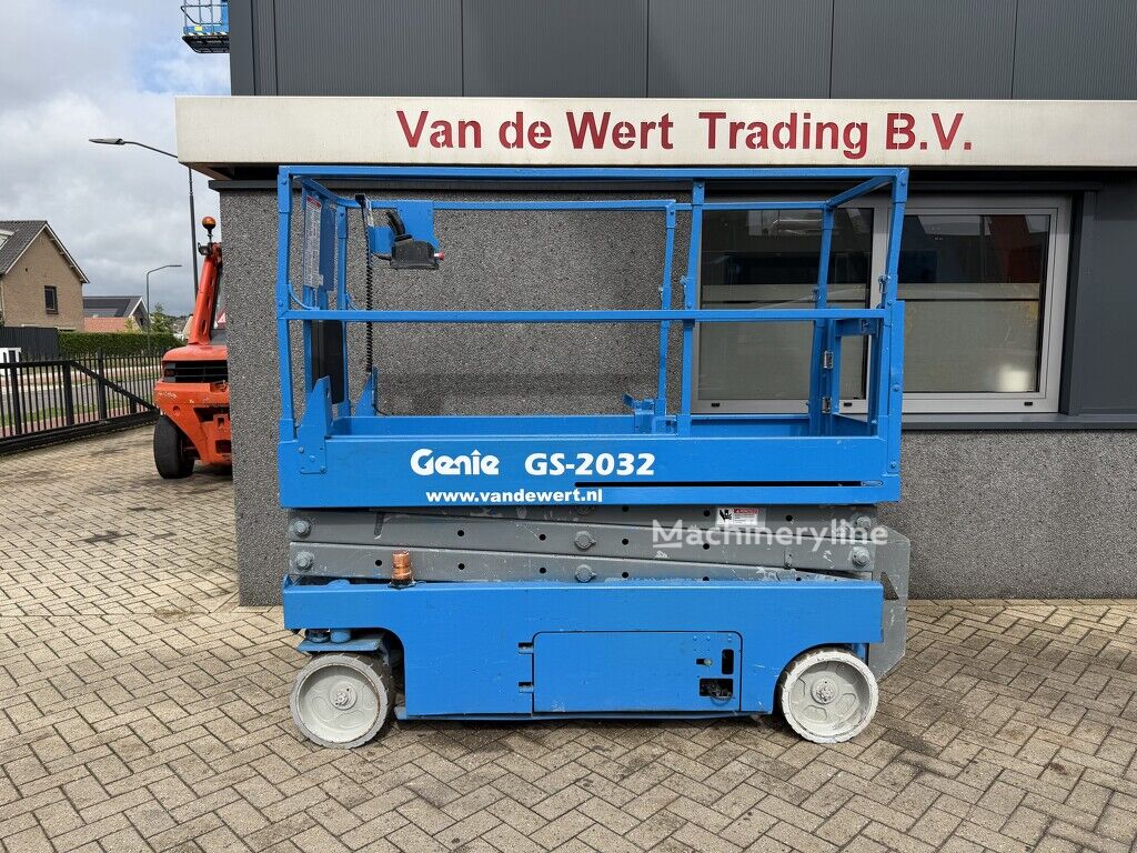 Genie GS-2032 schaarlift schaar hoogwerker 2005uur 8mtr werkhoogte makazasta platforma