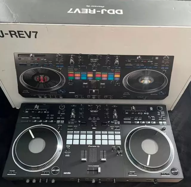 ПОТПУНО НОВИ ОРИГИНАЛНИ PIONEER XDJ XZ, PIONEER DJ DDJ-REV7/ PIONEER DDJ 1000SRT DJ КОНТРОЛЕР