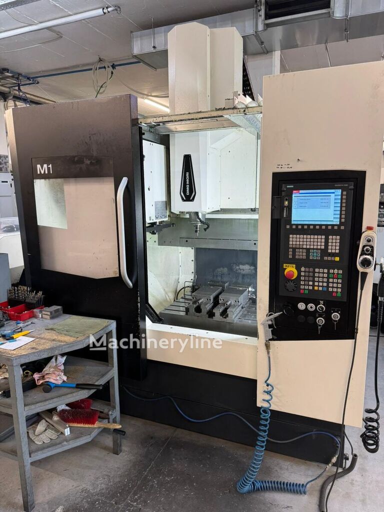 DMG MORI M1 I Vertical Machining Center I 2022 obradni centar