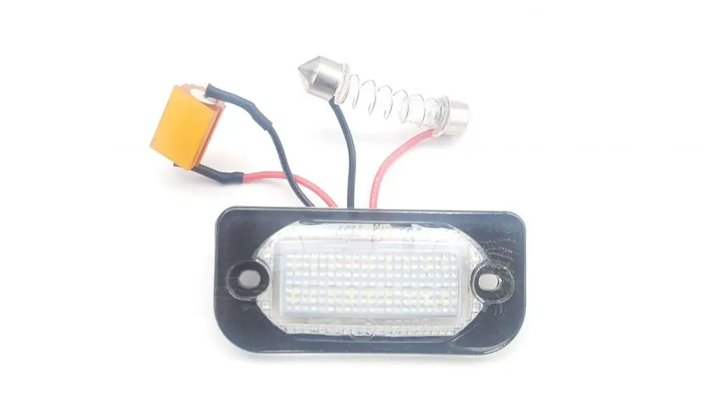 OEM LED osvetljenje za zadnje tablice sa 18 dioda Mercedes W203, W211, W219
