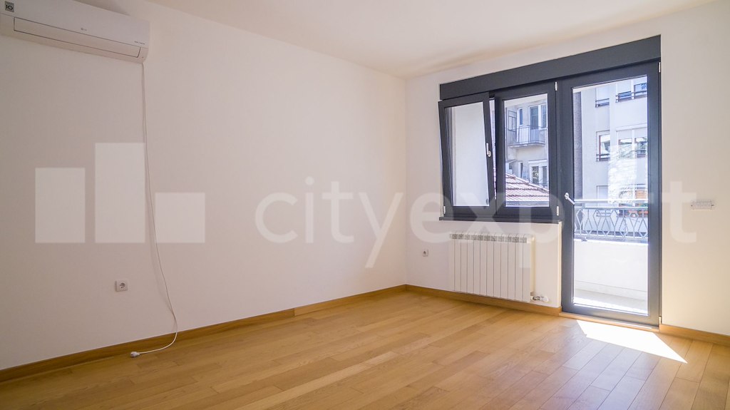 Poslovni prostor za izdavanje BEZ PROVIZIJE: Trosoban, 84m², Novopazarska, Vračar - 1000€