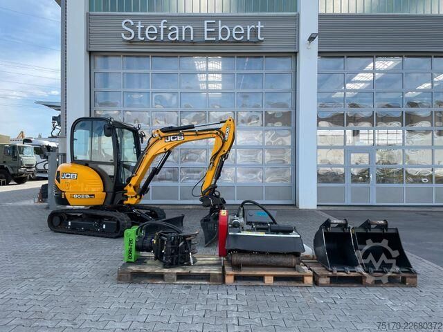 Mini bager
JCB 8029 CT / 151h / 2023 / Inkl. Löffelpaket