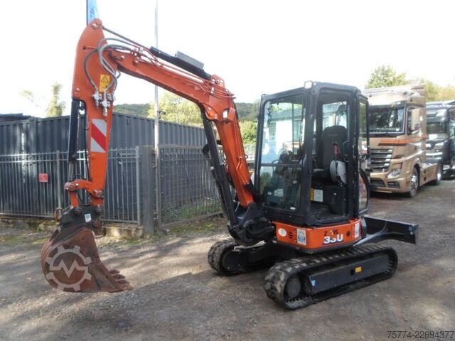 Mini bager
HITACHI ZX 33 U-6-CLR