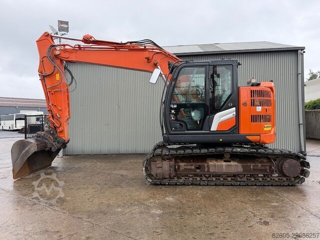 Guseničarski bager
Hitachi ZX 135 US-7