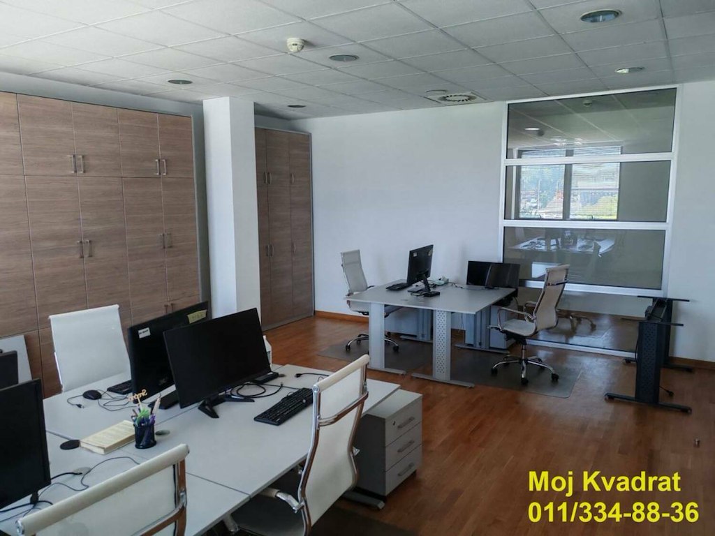 Poslovni prostor / Lokal, Beograd – Bežanijska Kosa | Izdavanje · 330m² · 4.950€