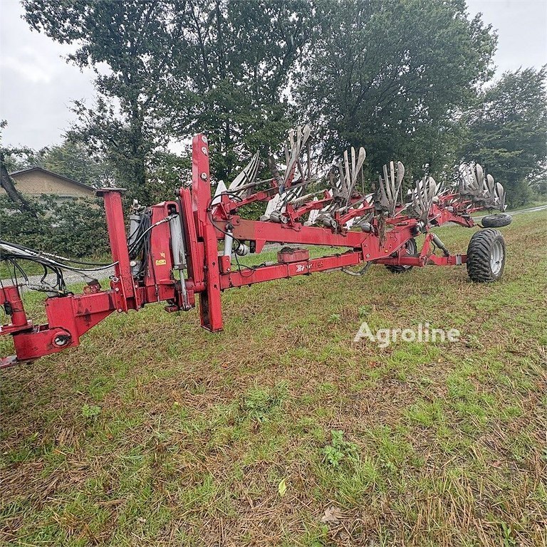 Prodaje se Agrolux THSRT 71080 reverzibilni plug na aukciji