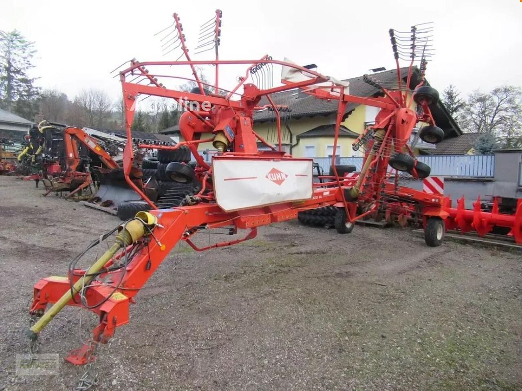 Kuhn ga7302dl sakupljač sena