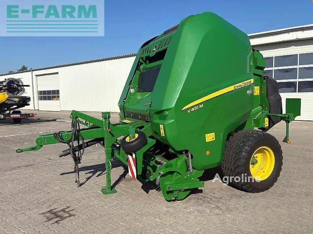 John Deere v 451 m balirka za četvrtaste bale
