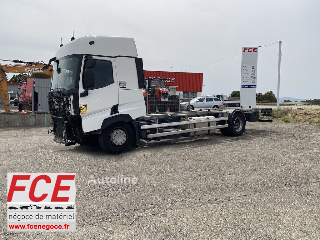 Renault T440/DE13 vozilo za prevoz kontejnera nakon udesa