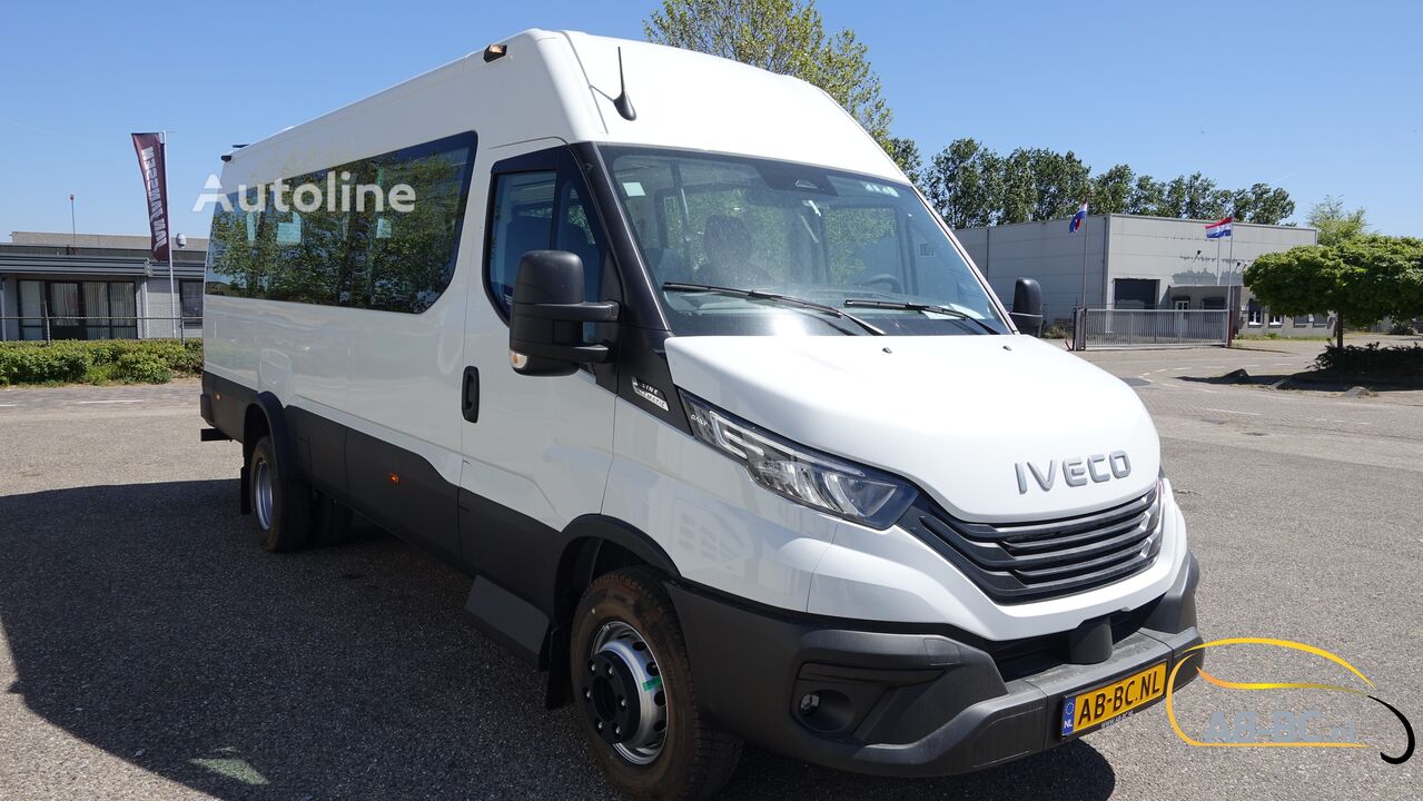 Novi IVECO Daily 65C18 24 seats New 3 pieces putnički minibus