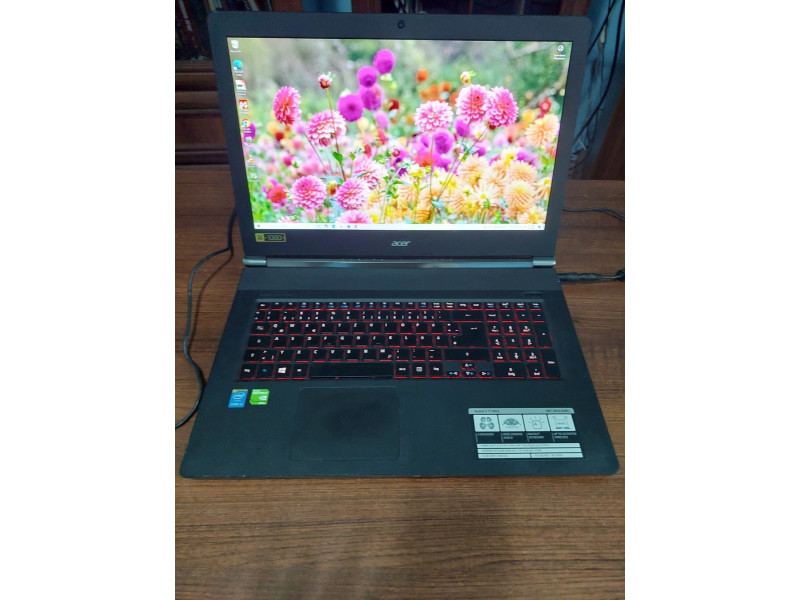 Acer NITRO 17,3" FHD IPS i5-4210H 940M 8GBDDR3L punjac