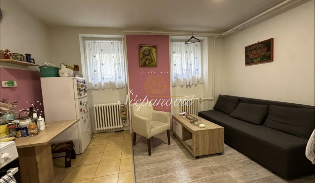Trosoban stan na prodaju, Centar, Novi Sad, 39m², 110.000 €