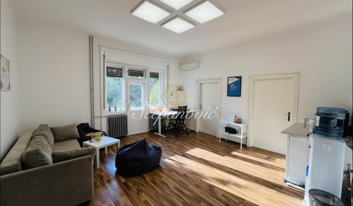 Četvorosoban stan na prodaju, Centar, Novi Sad, 131m², 450.000 €