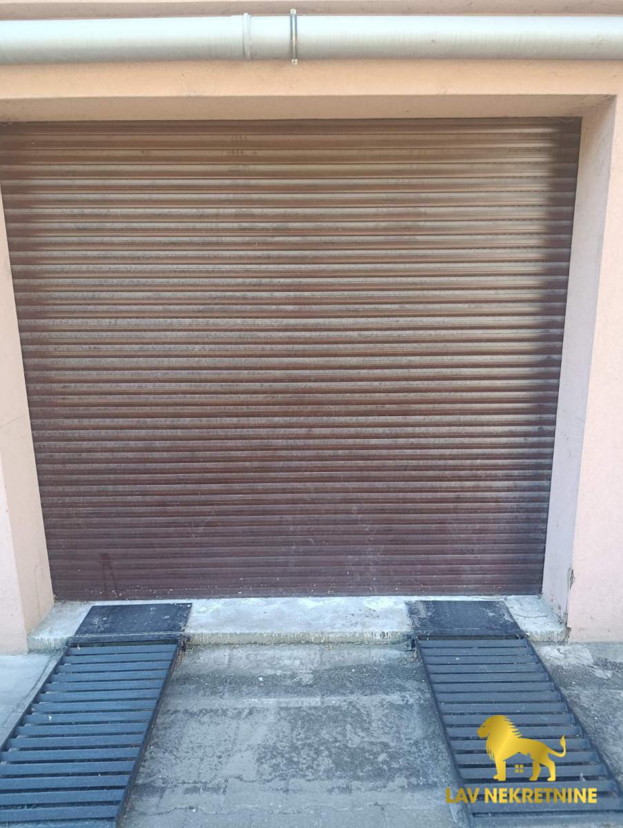 Garsonjera za izdavanje, Grbavica, Novi Sad, 19m², 120 €/mes