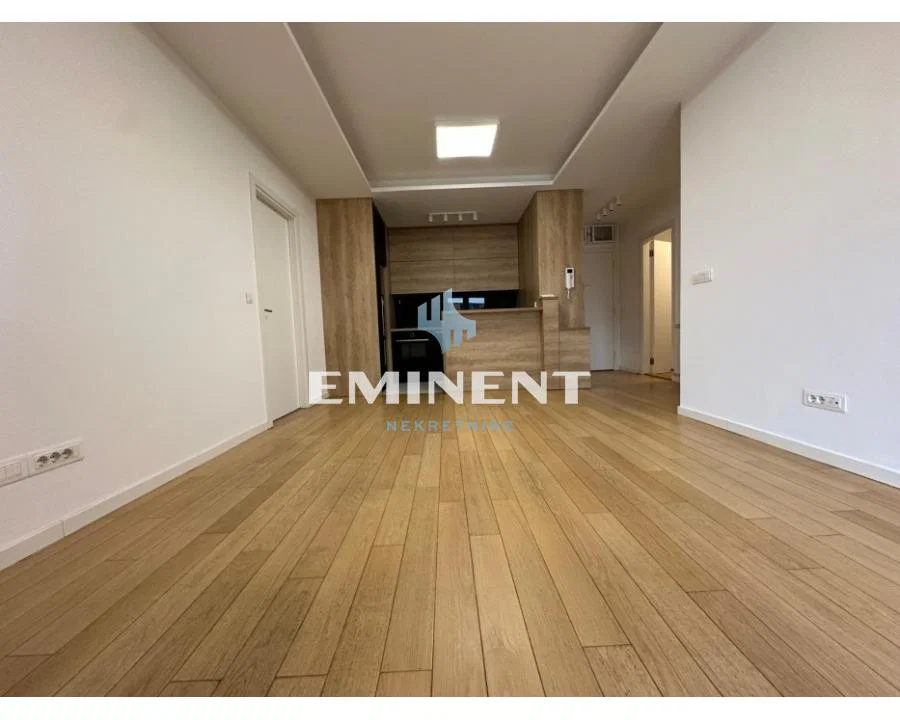 Trosoban stan za izdavanje, A Blok – Blok 67a, Beograd, 69m², 2. sprat, 1.250 €/mes