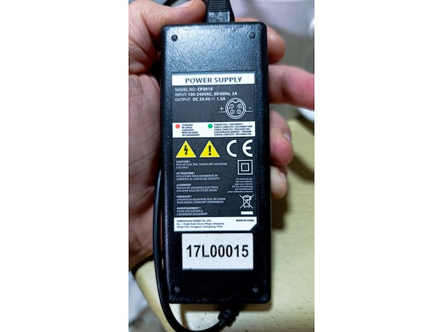 Punjac 29,4V , 1.5A za trotinet