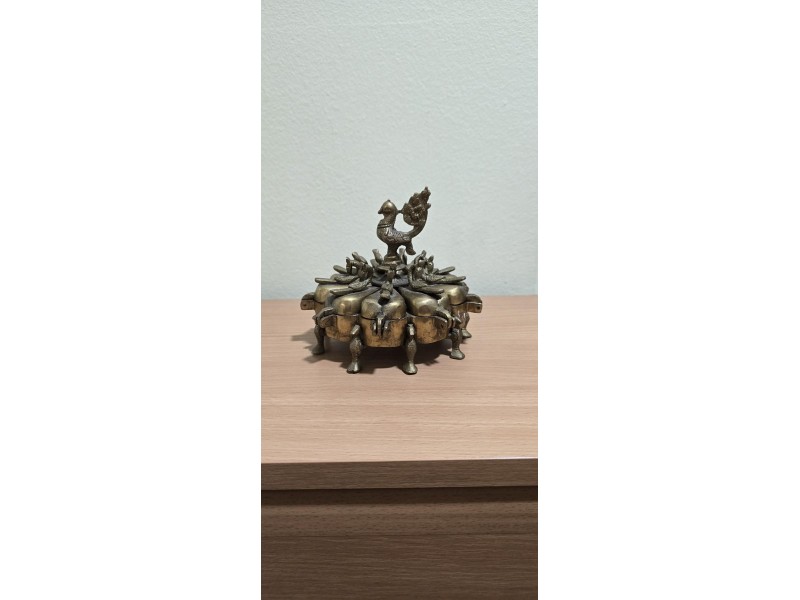 Indijska ritualna mesingana figura * paun