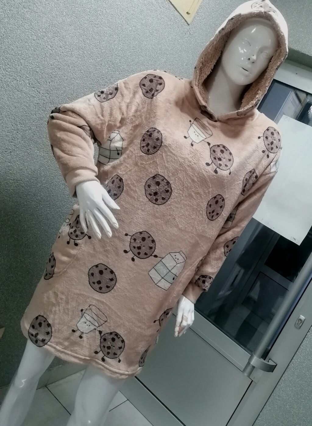 Plišani oversized dukser/pončo sa kapuljačom - Model: dugački