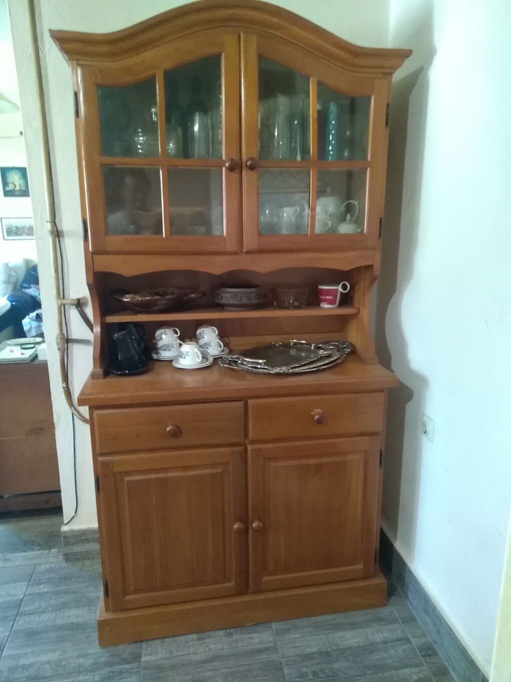Drvena vitrina od punog drveta drvena komoda od punog drveta koja može