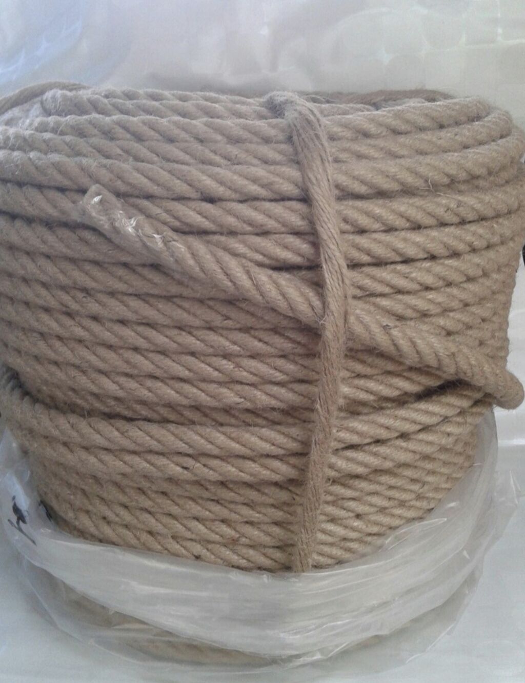 Kanap uže debljine 14mm 140 dinara po metru Kanap uže 10mm 100 dinara
