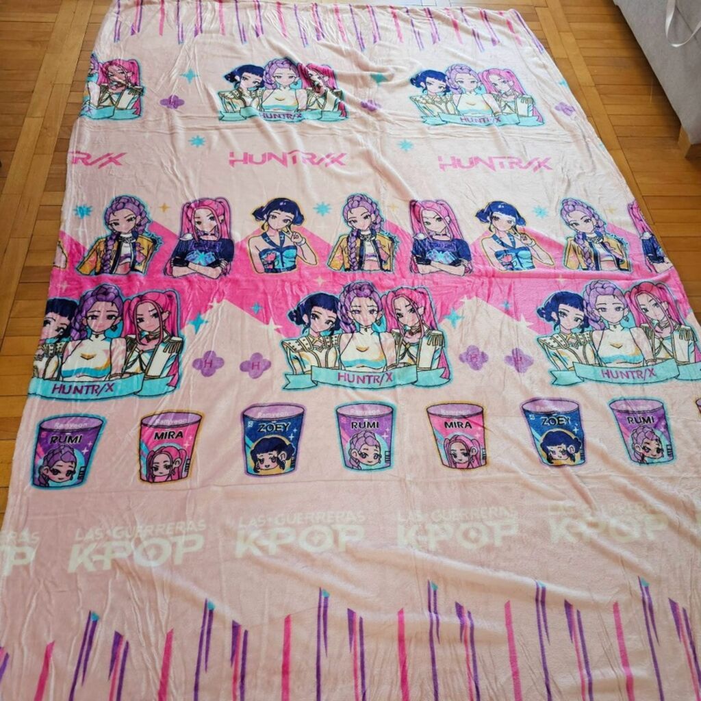 K-Pop ćebe 220 × 150 cm      Prelepo i nežno ćebe sa atraktivnim K-Pop