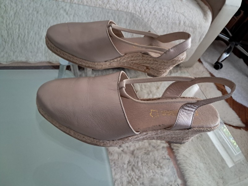 PREUDOBNE PLATFORMA SANDALE vel.40