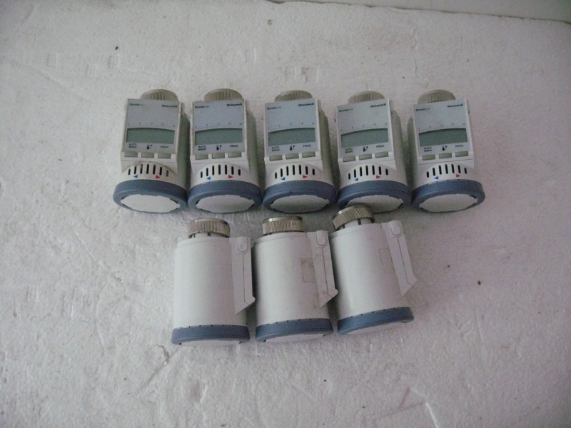 Honeywell Rondostat HR20 radijatorski termostat na bat.