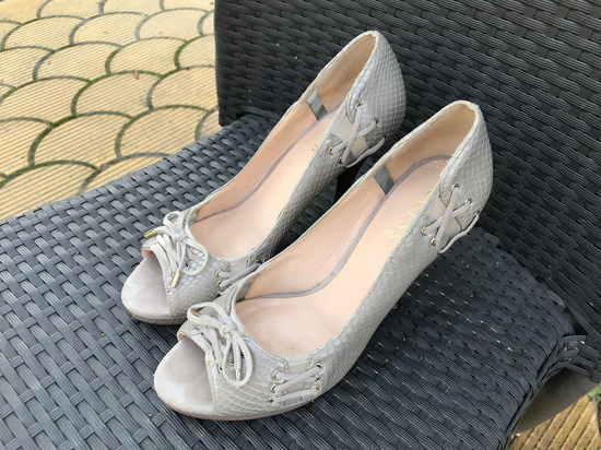 Original GUESS kozne sandale