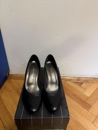 NOVE kozne salonke cipele