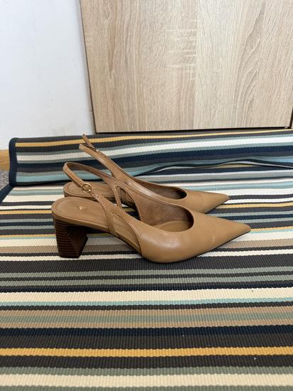Predivne Zara kamel sandale