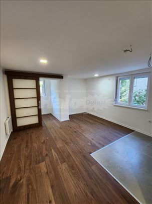 Senjak, 30 m², 1.5 renoviran, Viktora Igoa