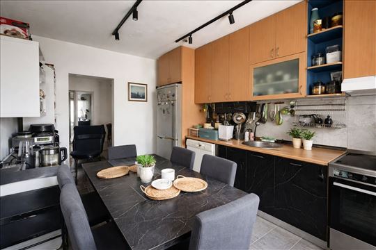 Dvosoban stan 62m2 Karaburma
