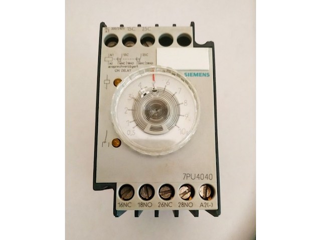 Vremenski relej Siemens 7PU4040 200/240V 0,5-10sec